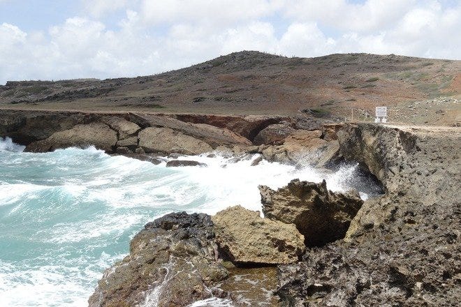 Aruba Natural Bridge Piling Stones
