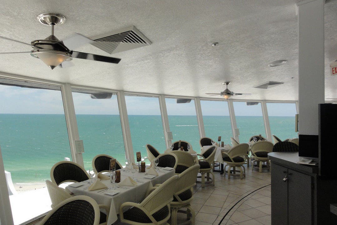 I Get Around: Revolving Restaurants Across North America