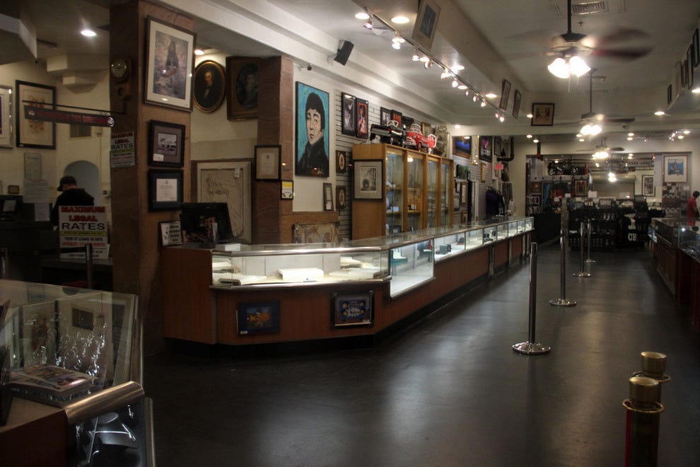 Pawn Stars' Gold and Silver Pawn Shop Lands #1