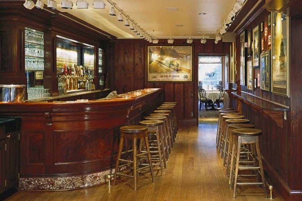 Clyde's of Georgetown: Washington Restaurants Review - 10Best Experts ...