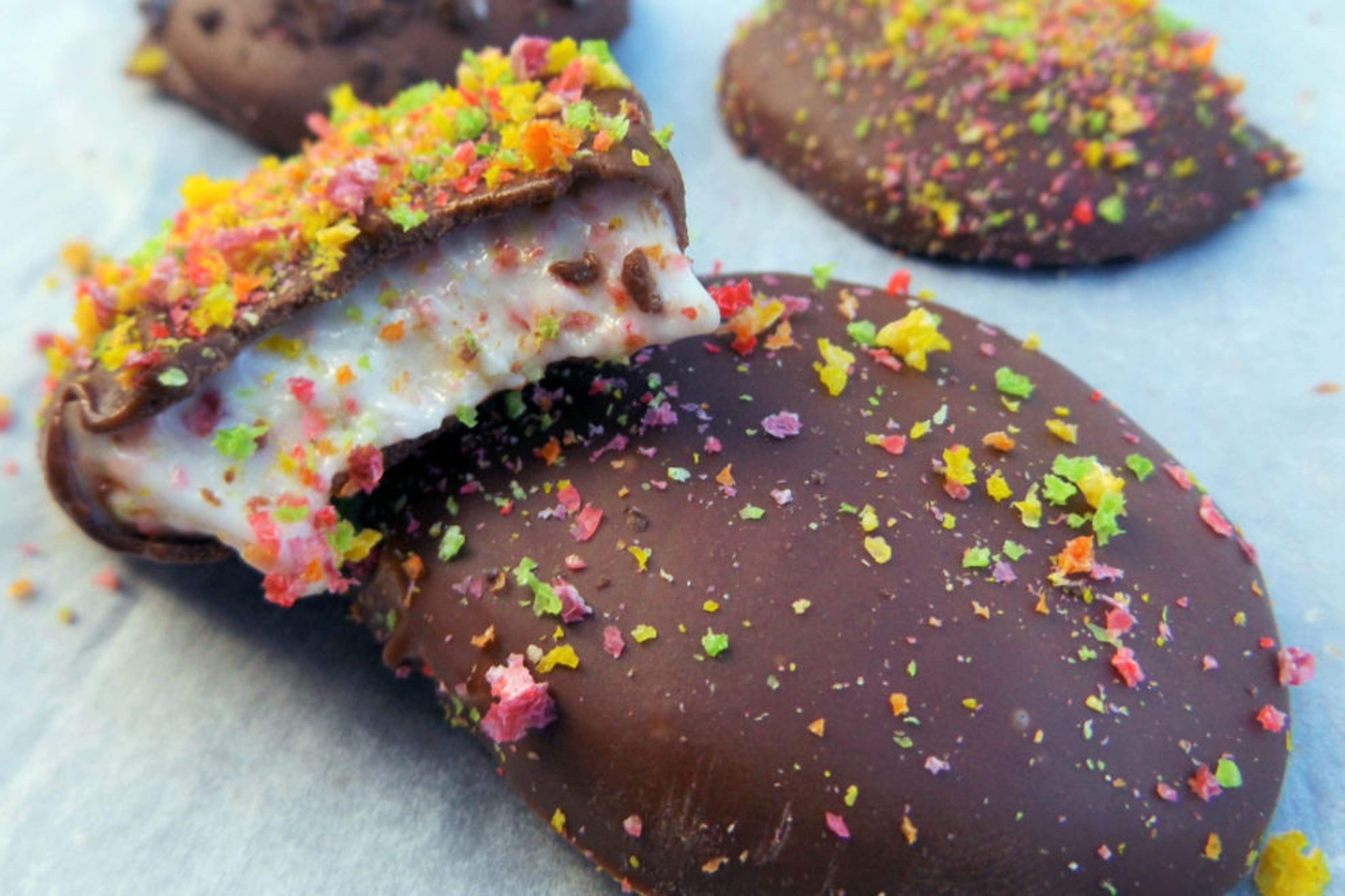 How to make homemade peppermint patties [recipe]