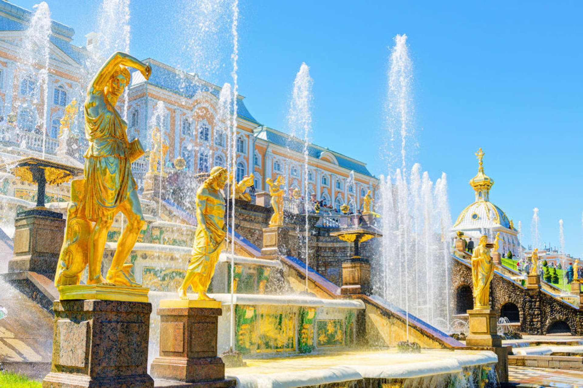 Best fountains around the world [10 famous locations]