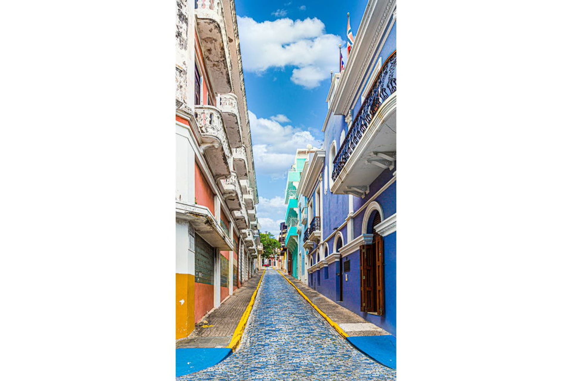 10 beautiful alleys around the world