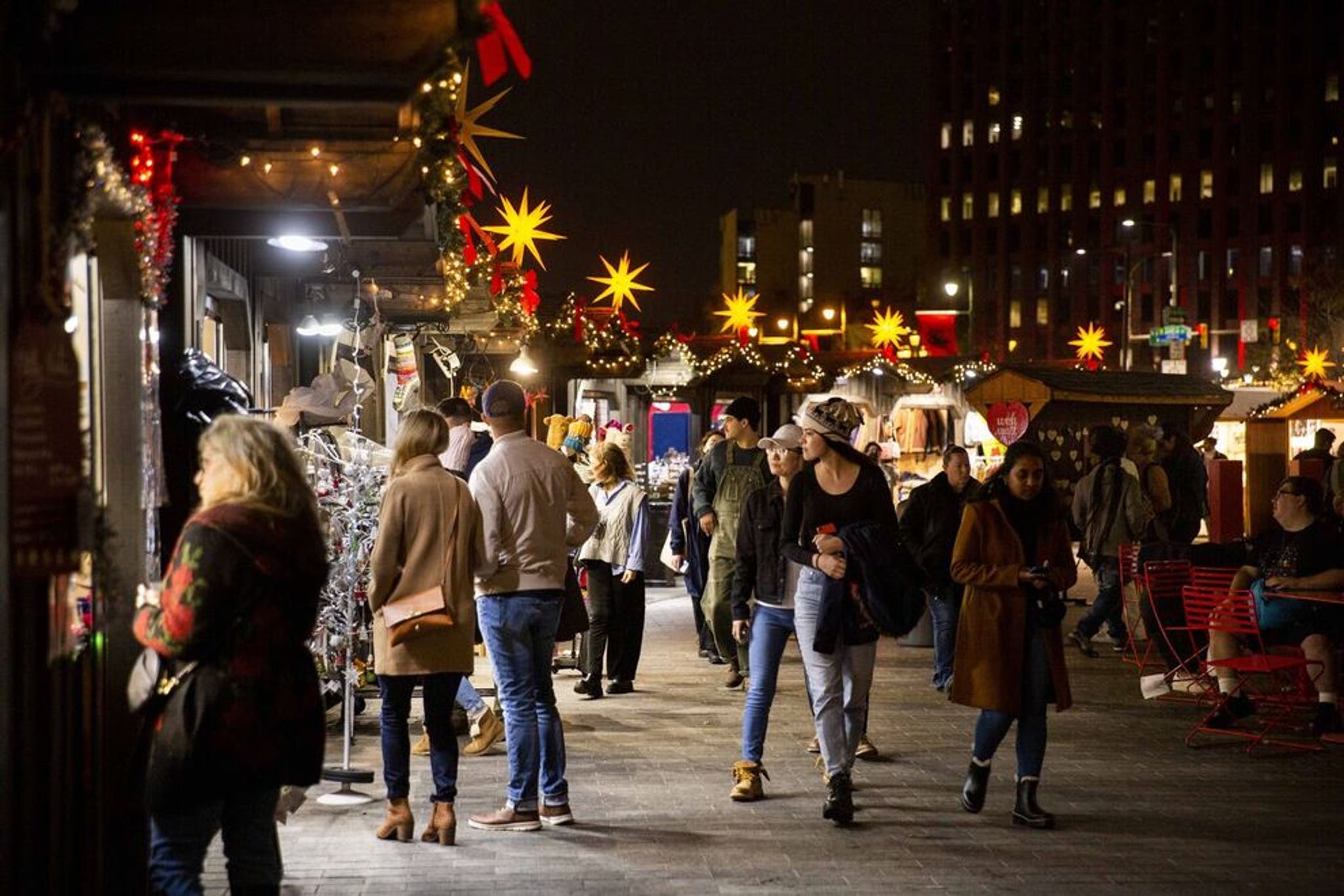 Where to find the 10 best holiday markets in the United States