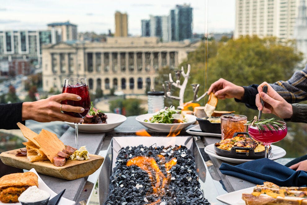 10 rooftop bars that are even better in the winter – POW! Showbiz