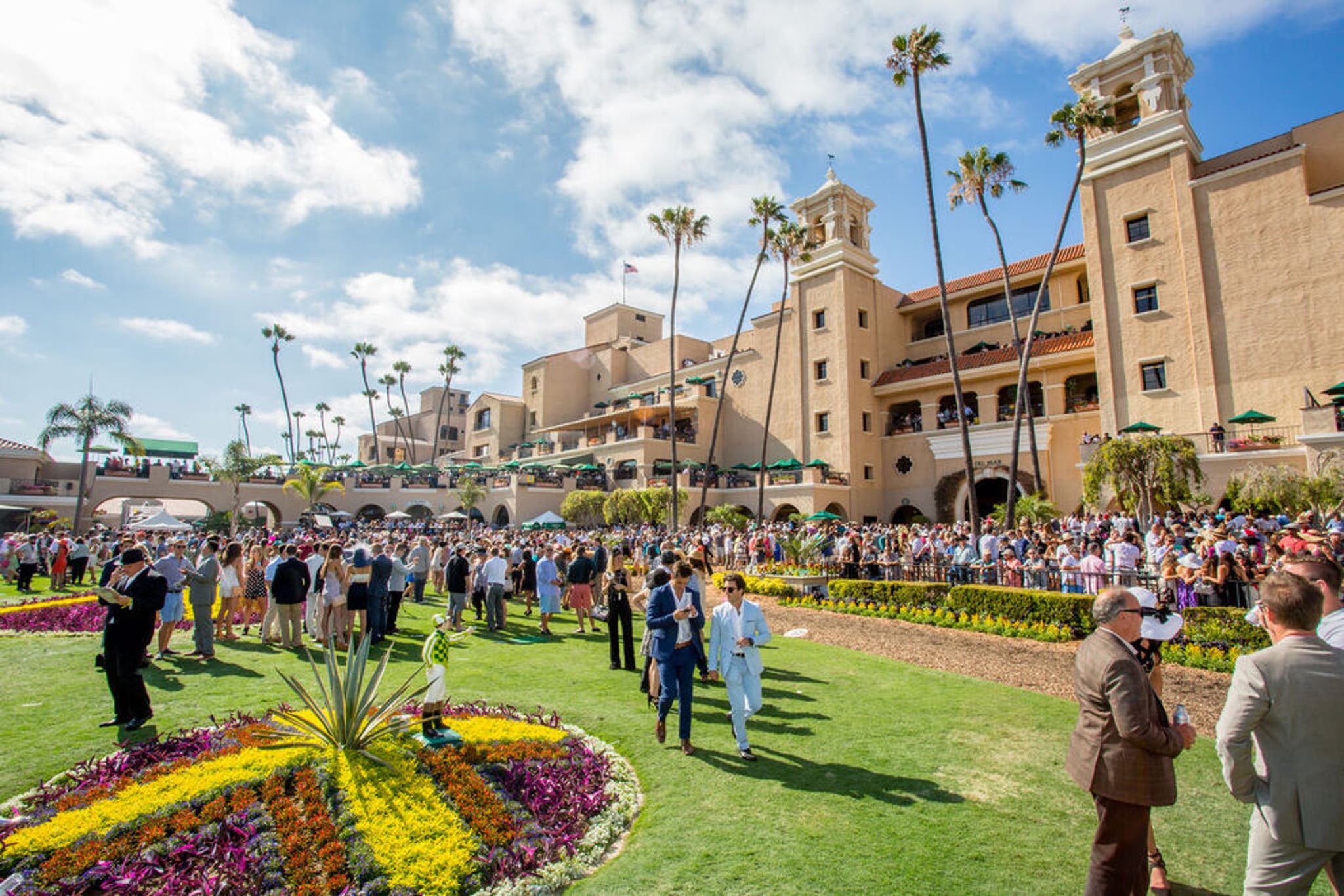 10 best horse racing tracks to visit in the US this year