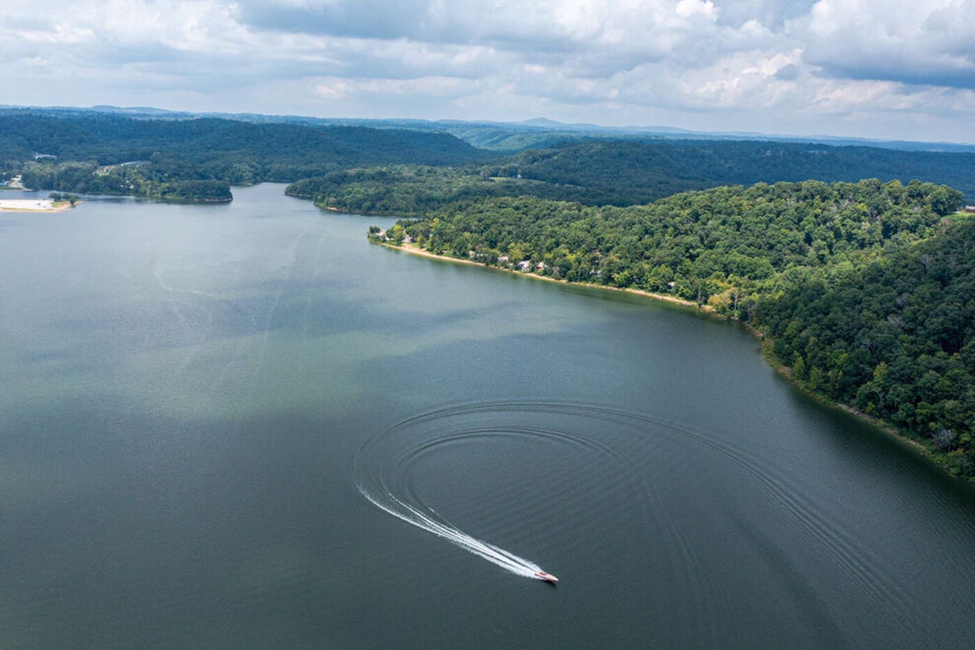 Explore the 10 best lakes in the United States for your next vacation
