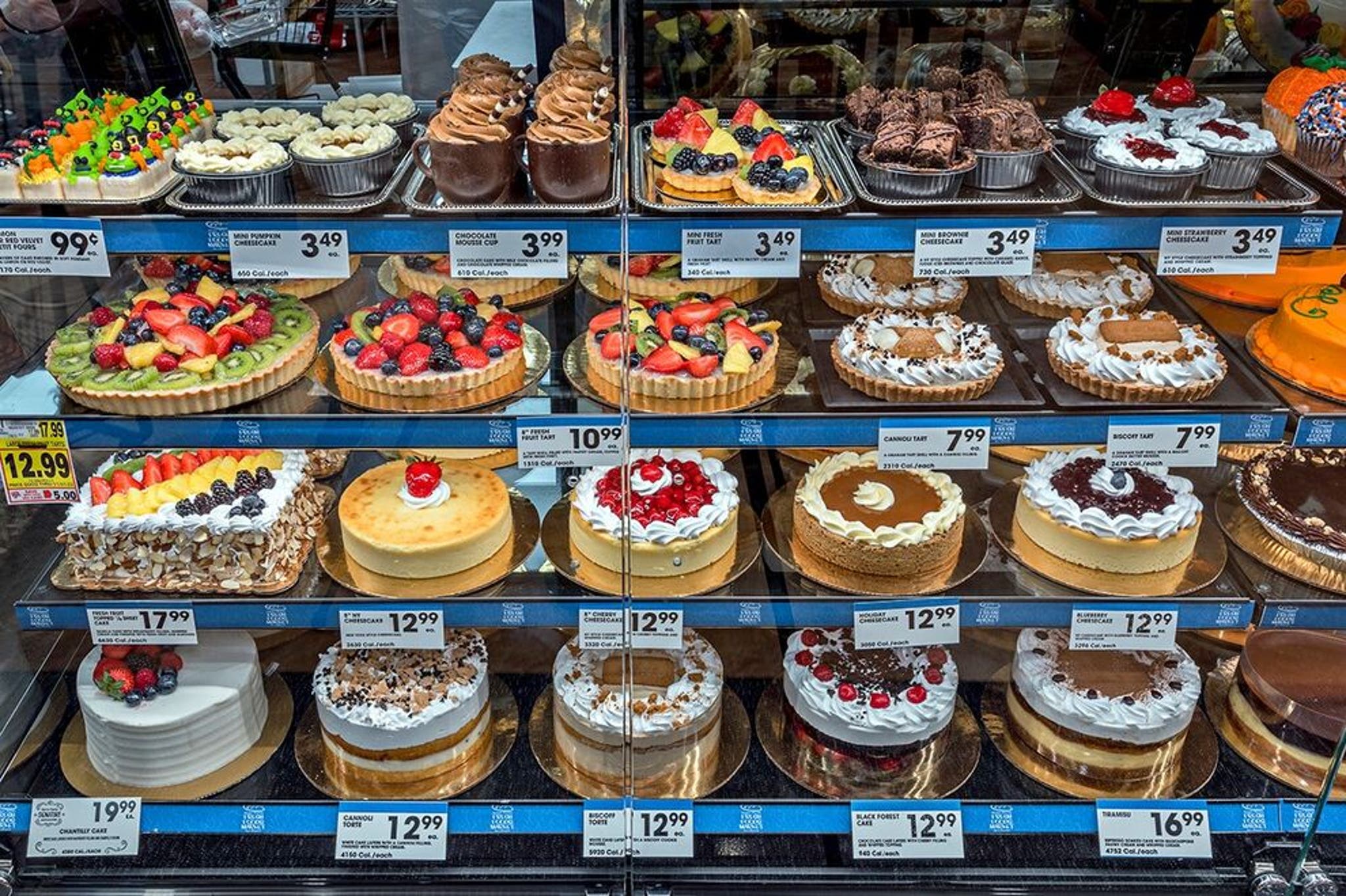 10 best grocery store bakeries in the US for fresh baked goods