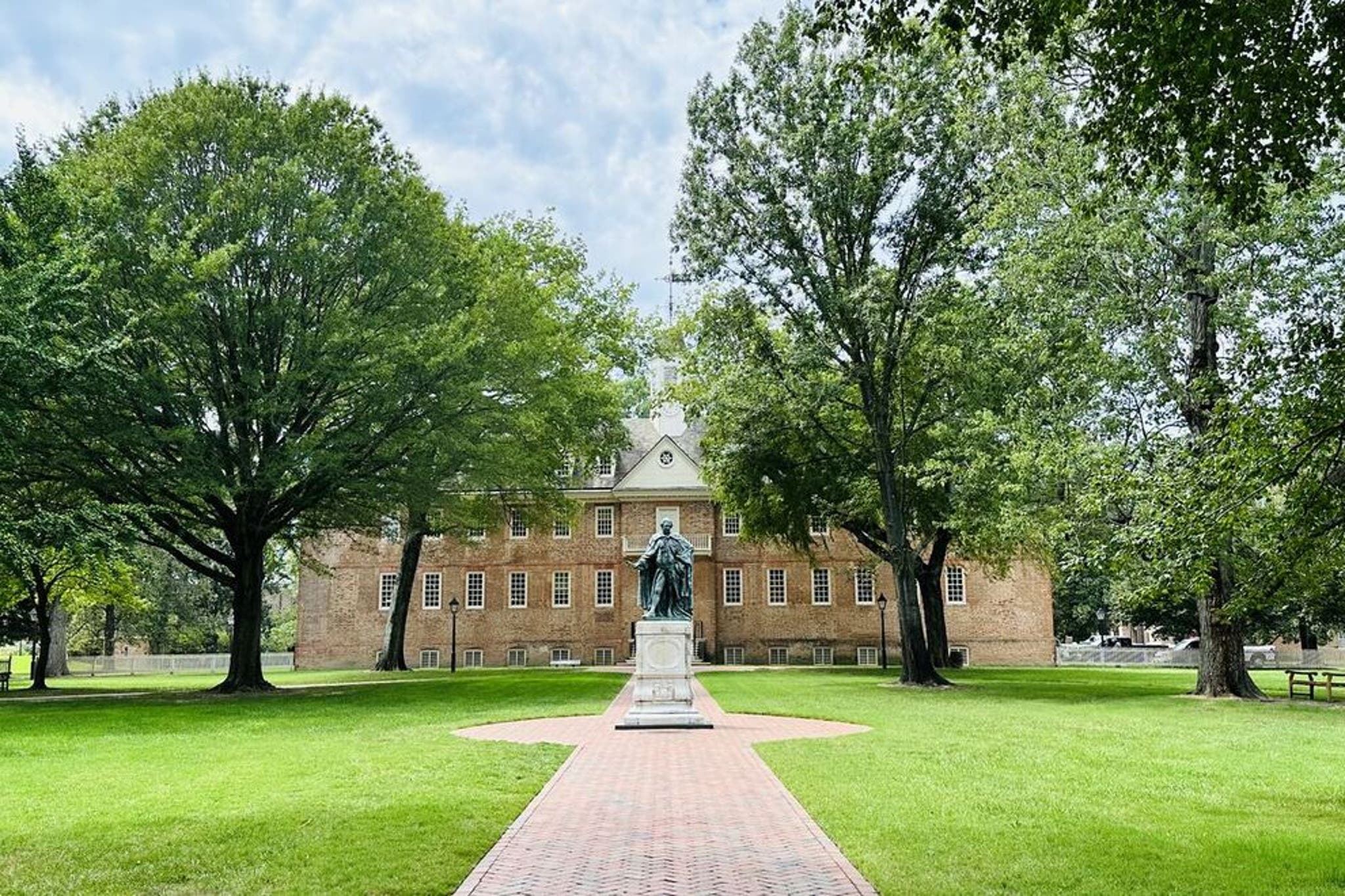 10 small college towns worth visiting in 2025