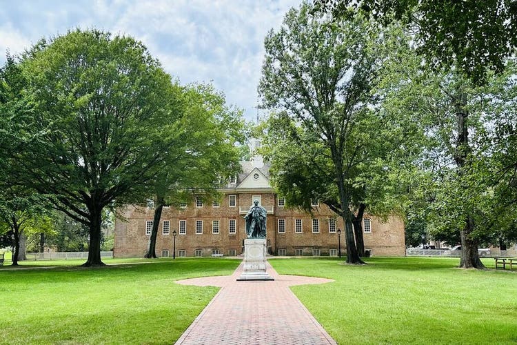 10 small college towns worth visiting in 2025