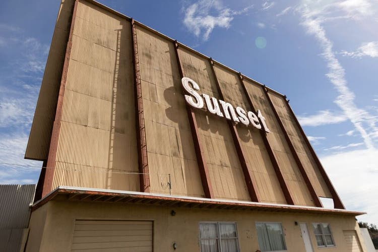 10 best drive-in theaters in the United States