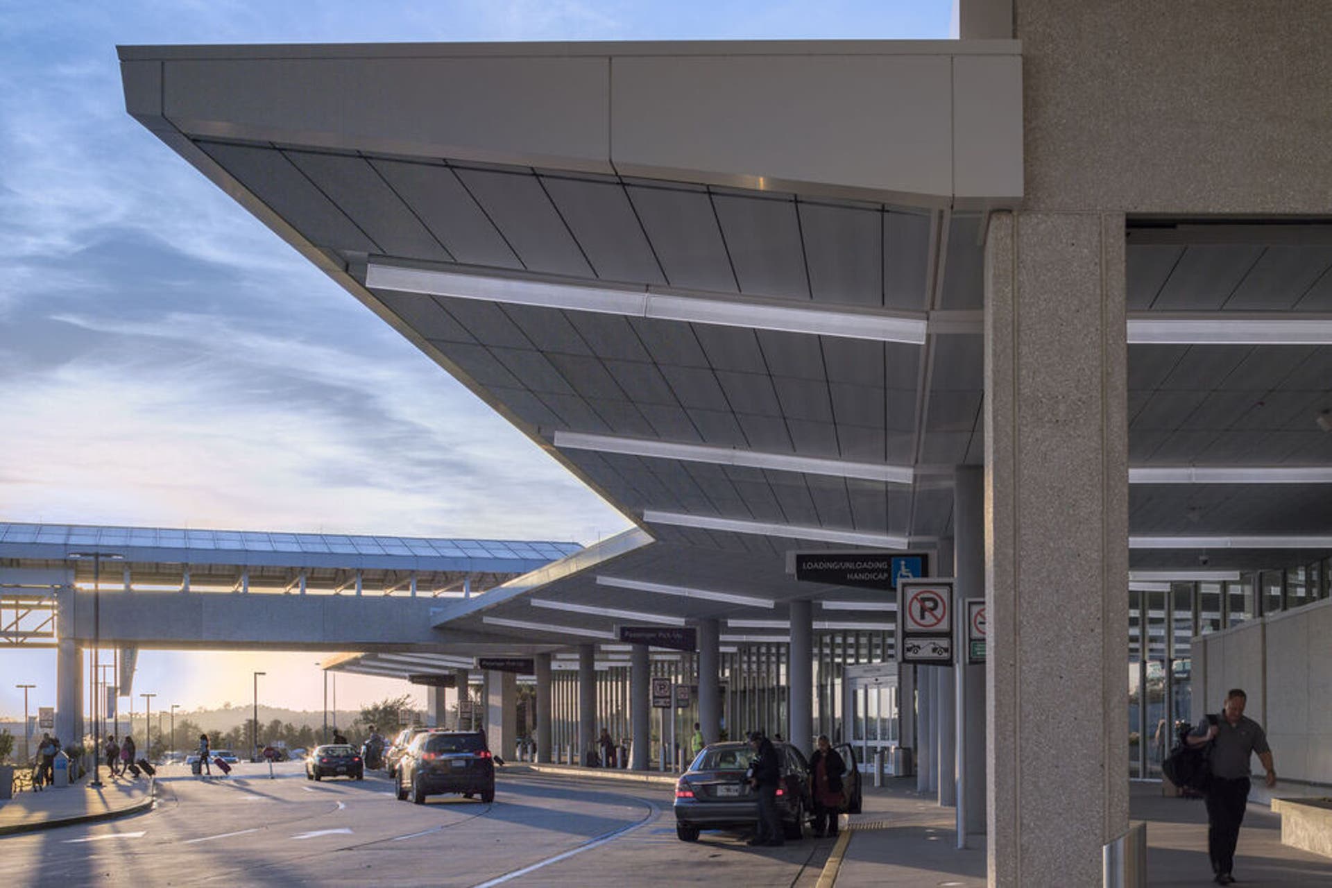Charleston International Airport (CHS)