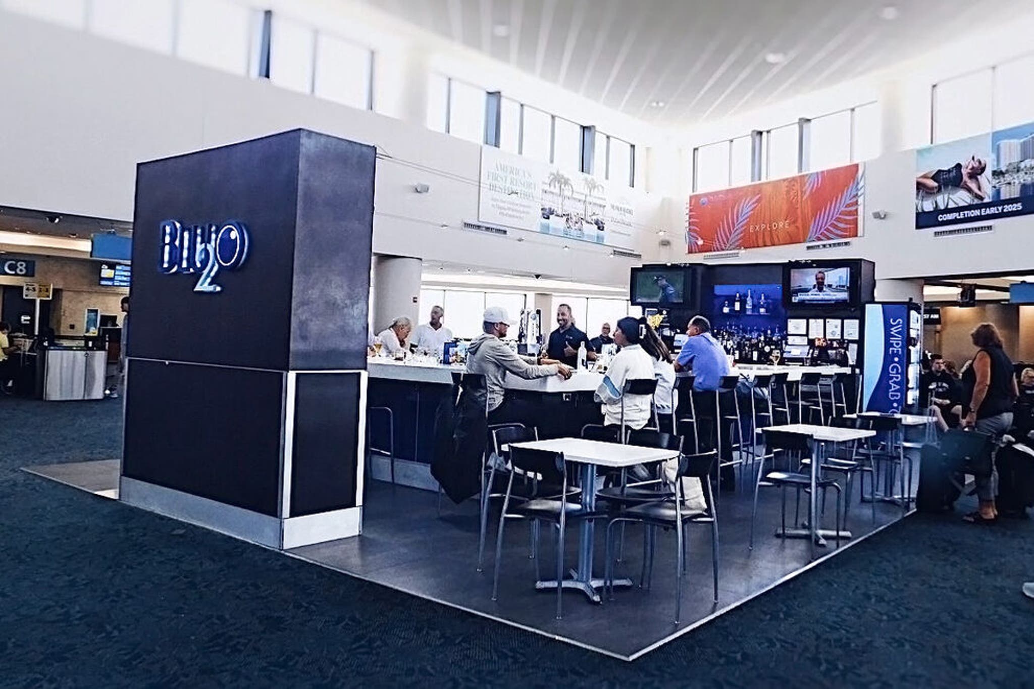 Layovers made luxurious: 10 best airport bars in the US