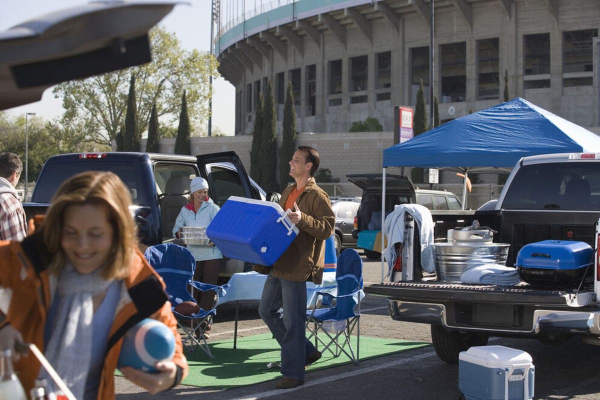 Tailgating for the win: How to throw the perfect pre-game party