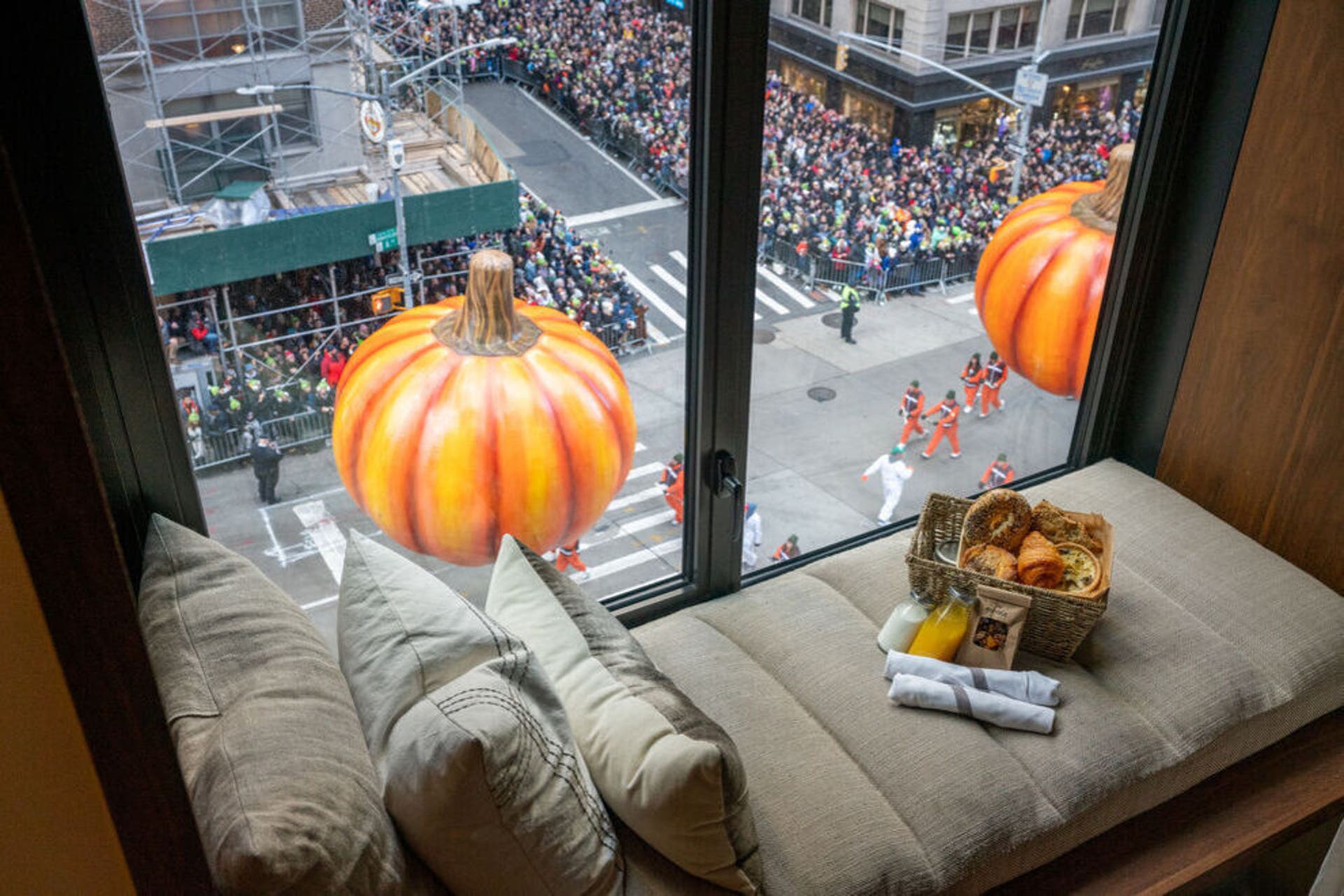 5 NYC hotels with the best views of the Macy's Thanksgiving Day Parade
