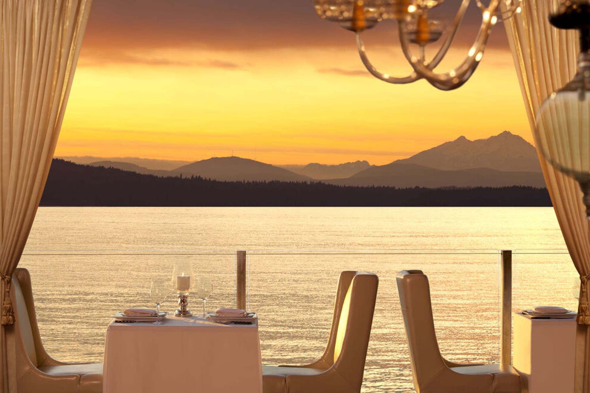 10 best waterfront restaurants across the United States
