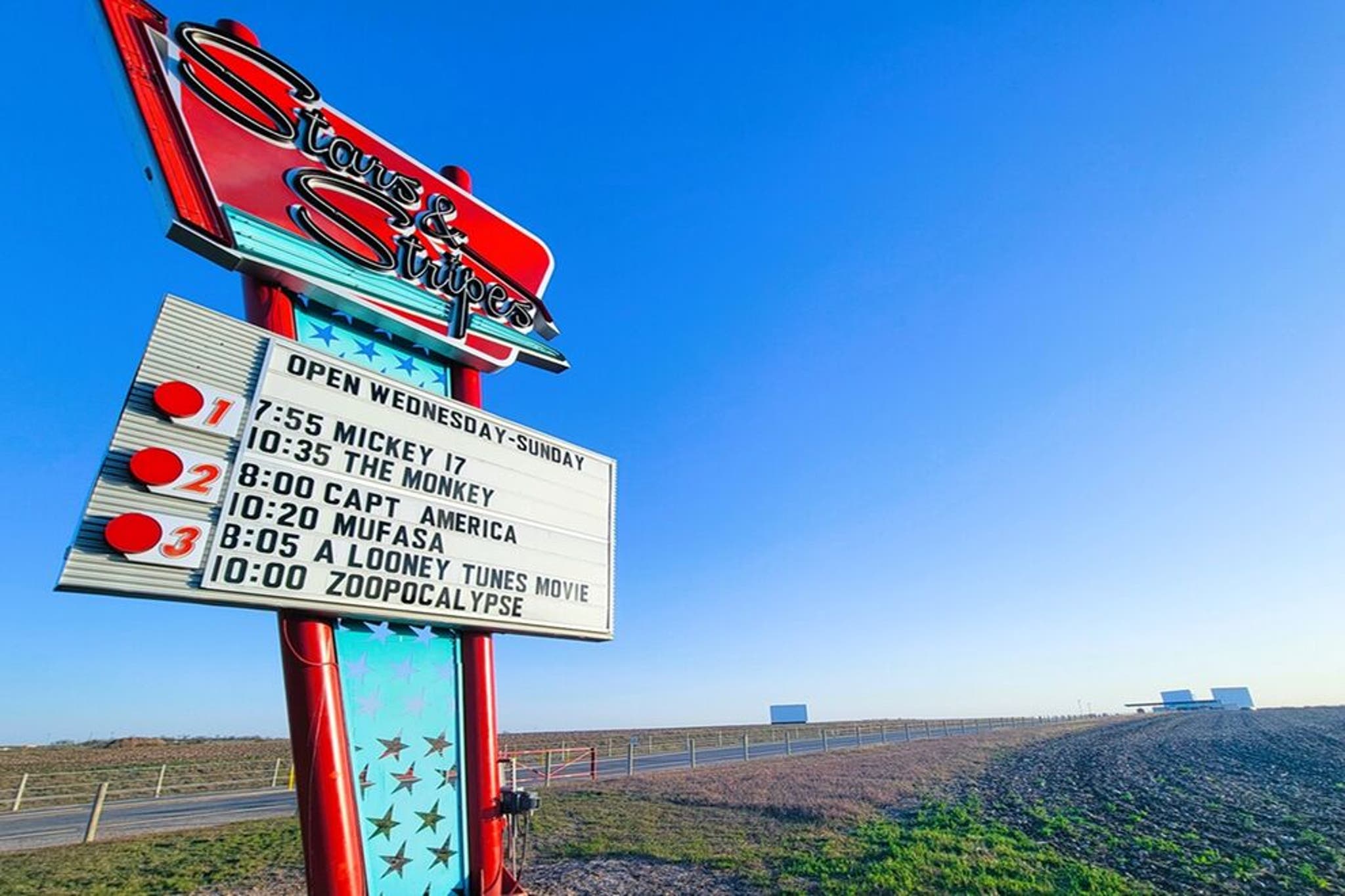 10 best drive-in theaters in the United States