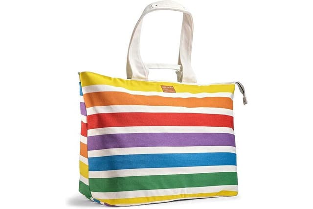 15 stylish beach bags under $50, from mesh totes to bags with coolers