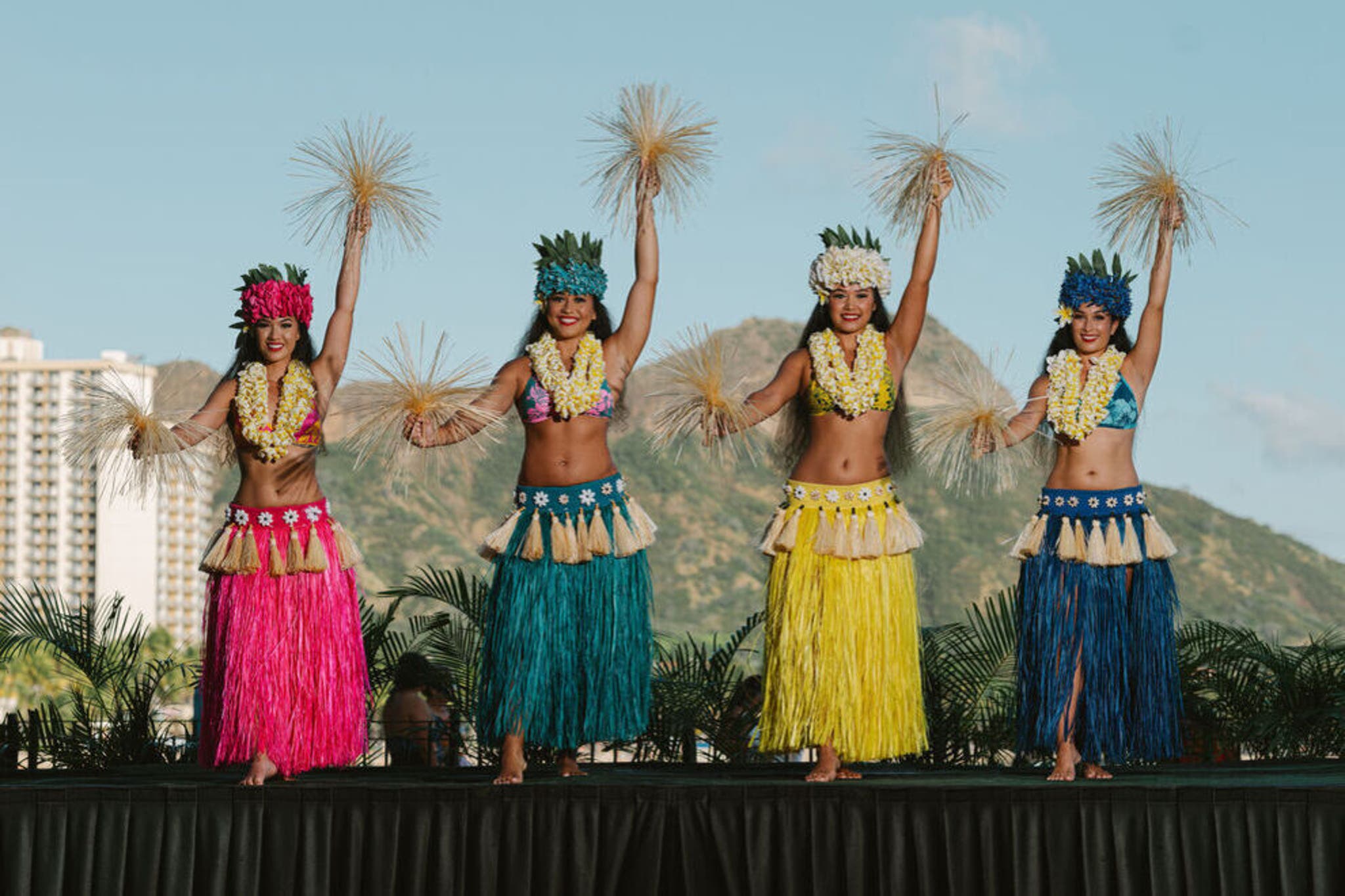 10 best luaus in Hawaii that celebrate local culture