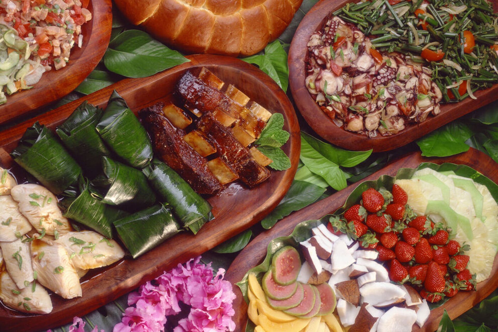 10 best luaus in Hawaii that celebrate local culture