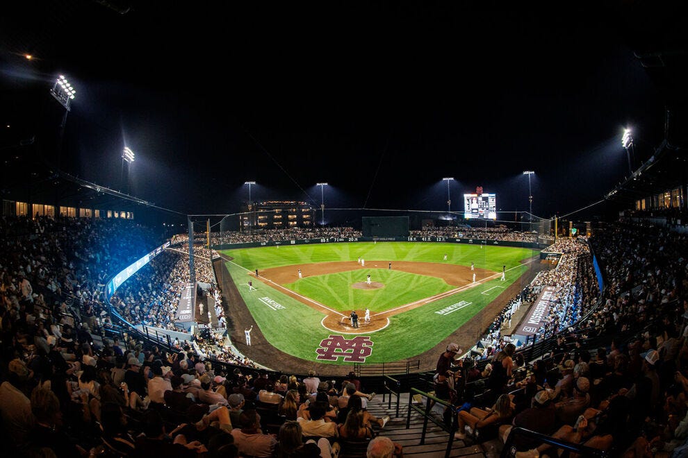 10 best college baseball stadiums in the United States